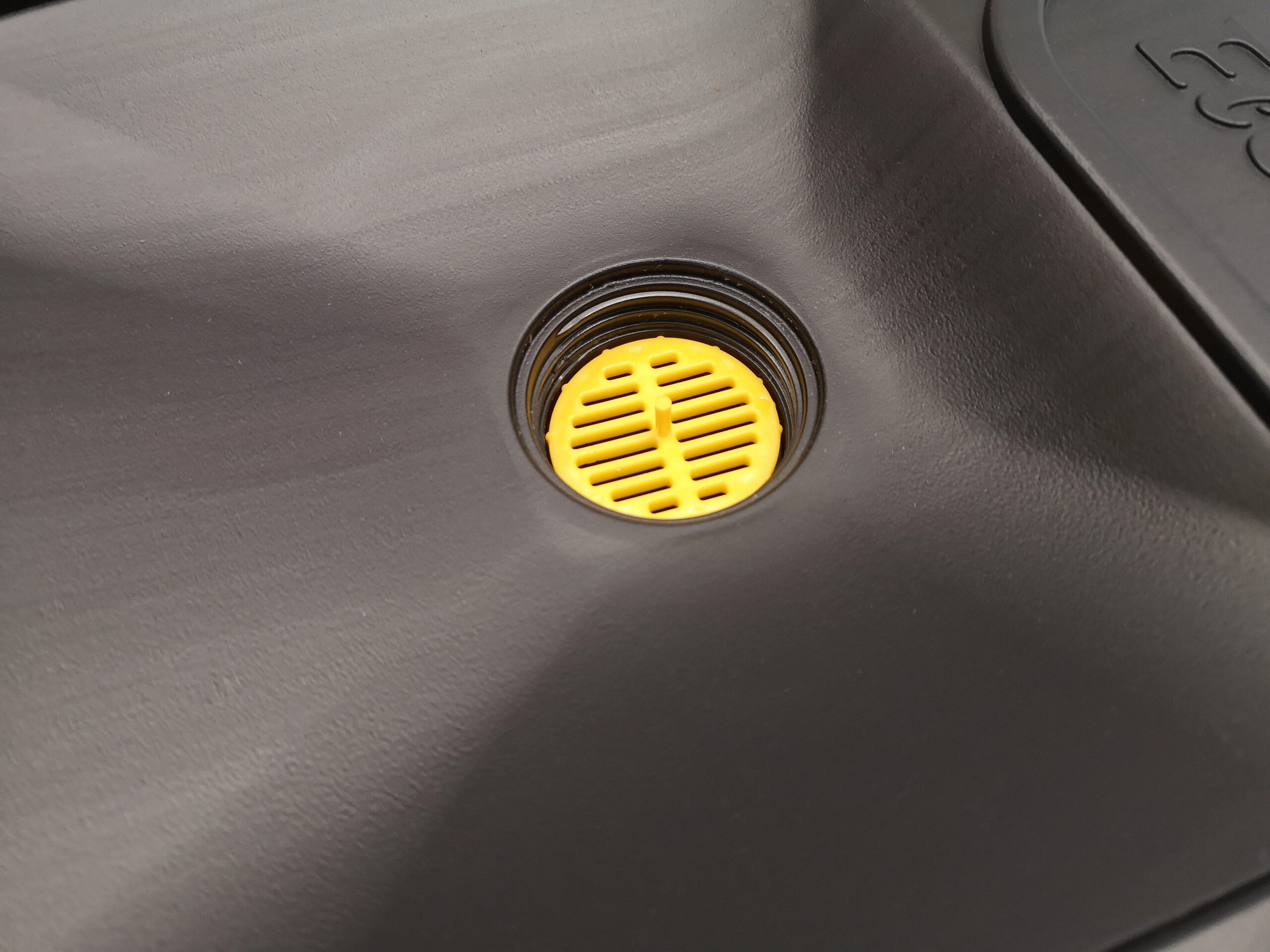 Premium 6L Black Waste Water Container with Waste Hose